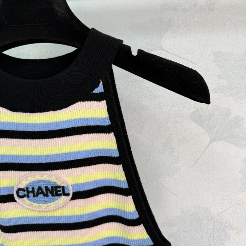 Accurate model Chanel Vest
