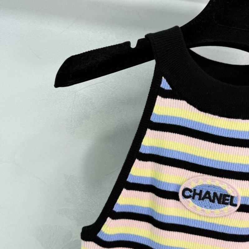 Accurate model Chanel Vest