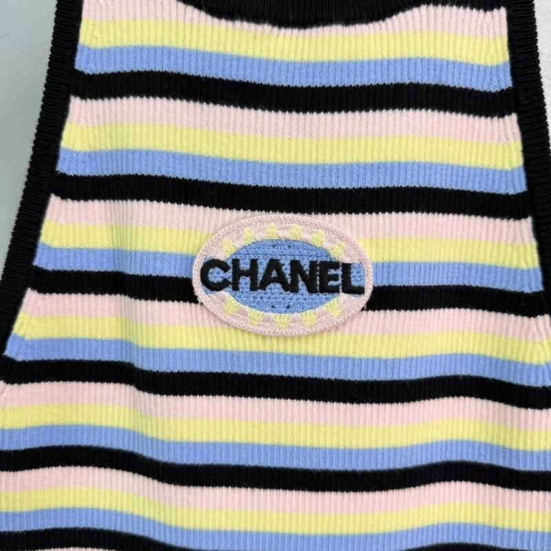 Accurate model Chanel Vest
