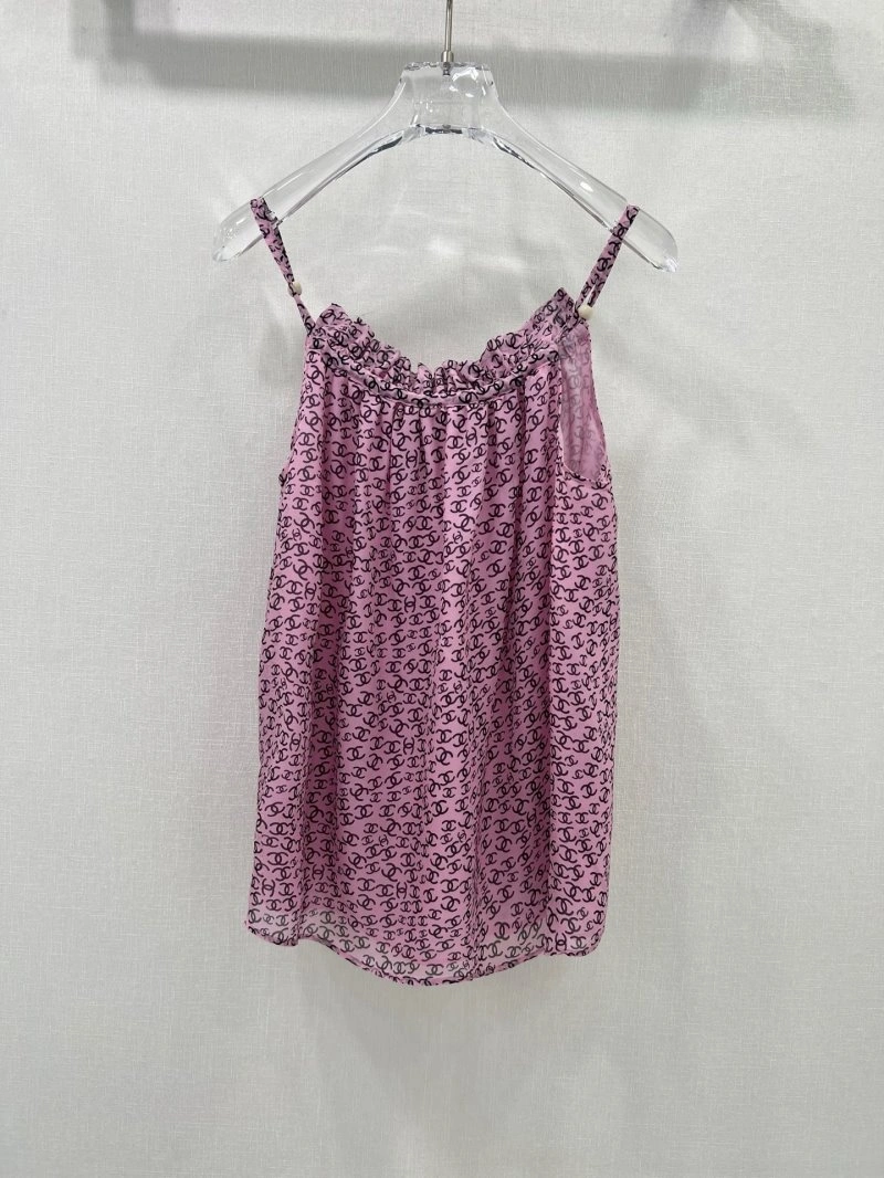 Low-cost Chanel Vest