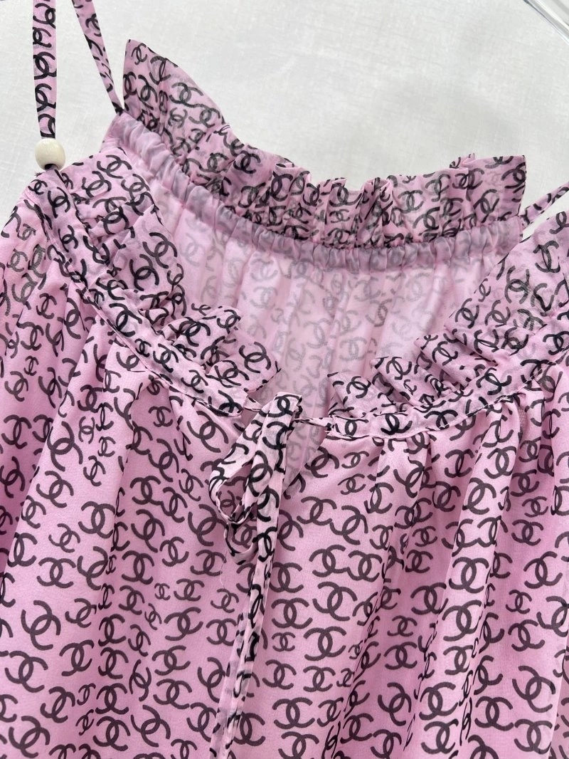 Low-cost Chanel Vest