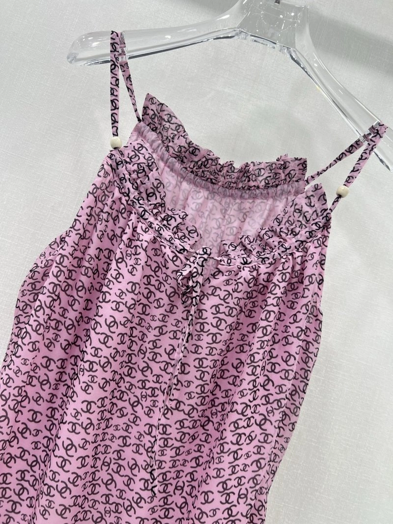 Low-cost Chanel Vest