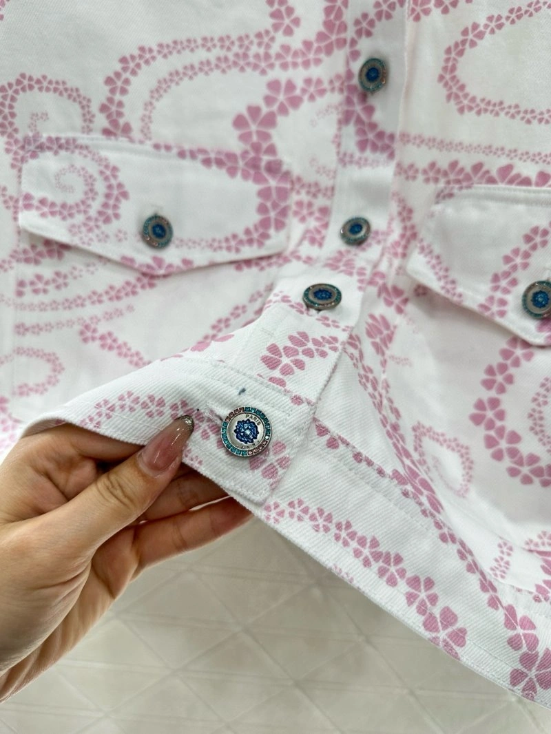 Low-cost Chanel Vest