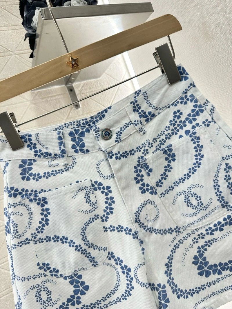 Top match Chanel Vest