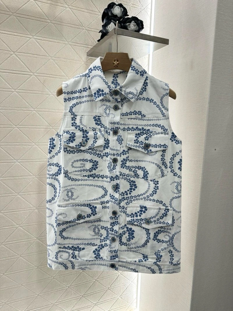 Top match Chanel Vest