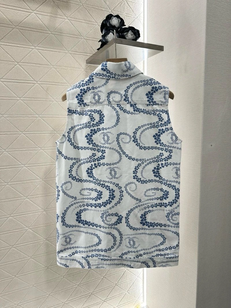 Top match Chanel Vest