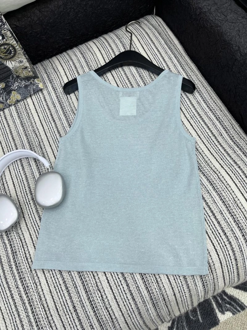 Low-cost Chanel Vest