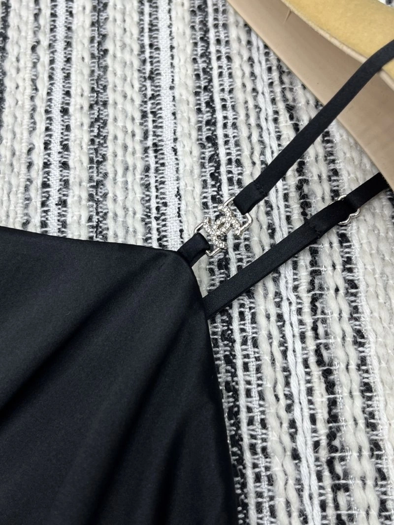 Low-cost Chanel Vest