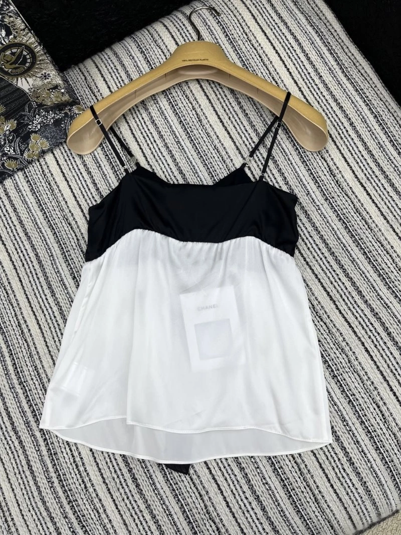 Low-cost Chanel Vest