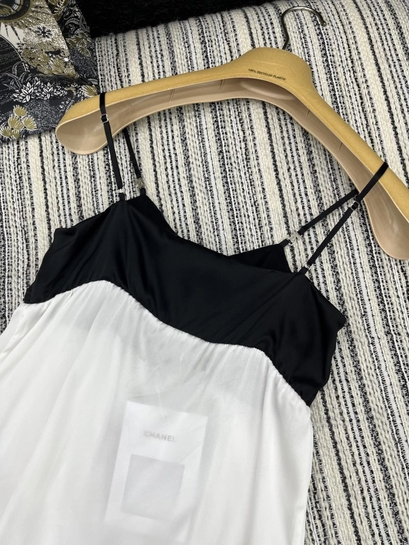 Low-cost Chanel Vest
