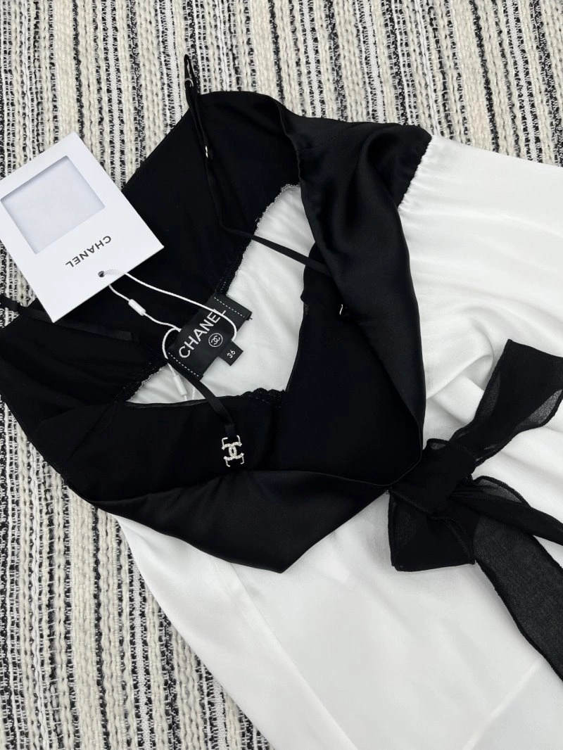 Low-cost Chanel Vest