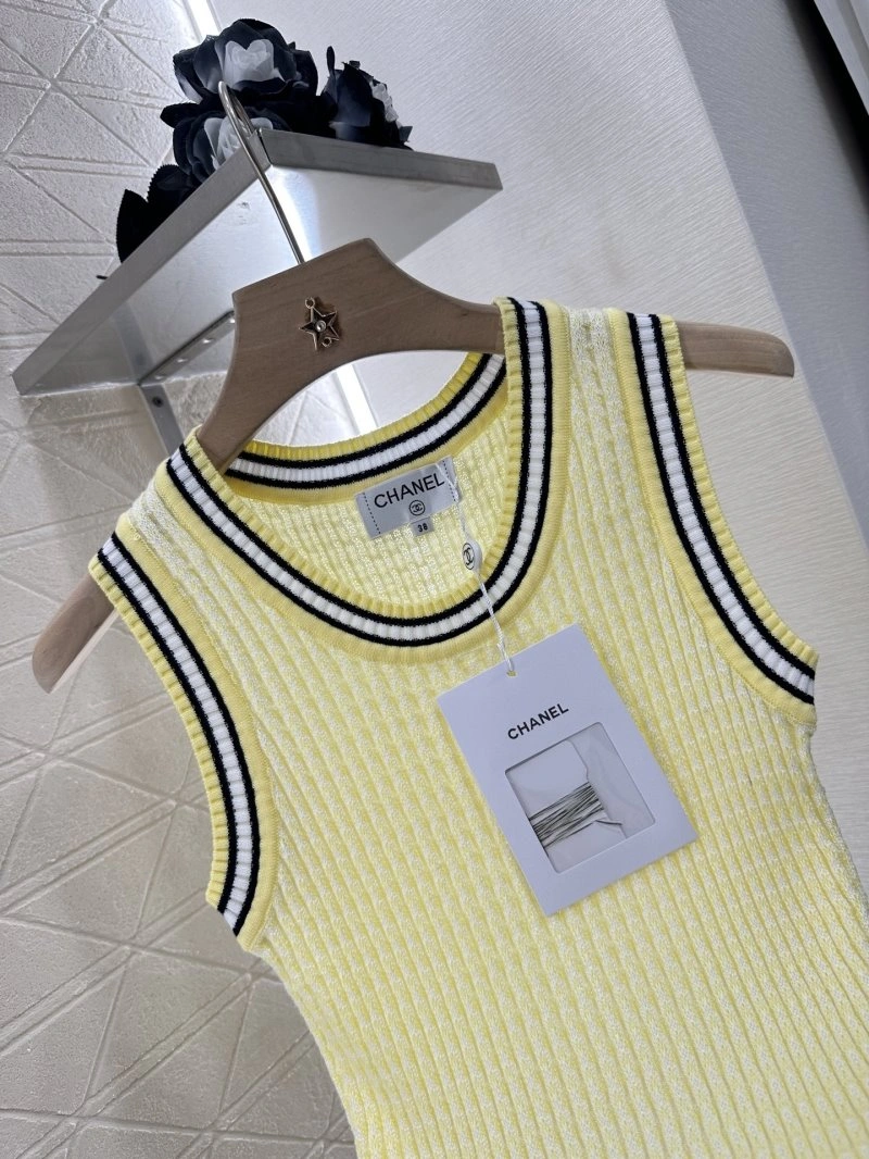 Accurate model Chanel Vest