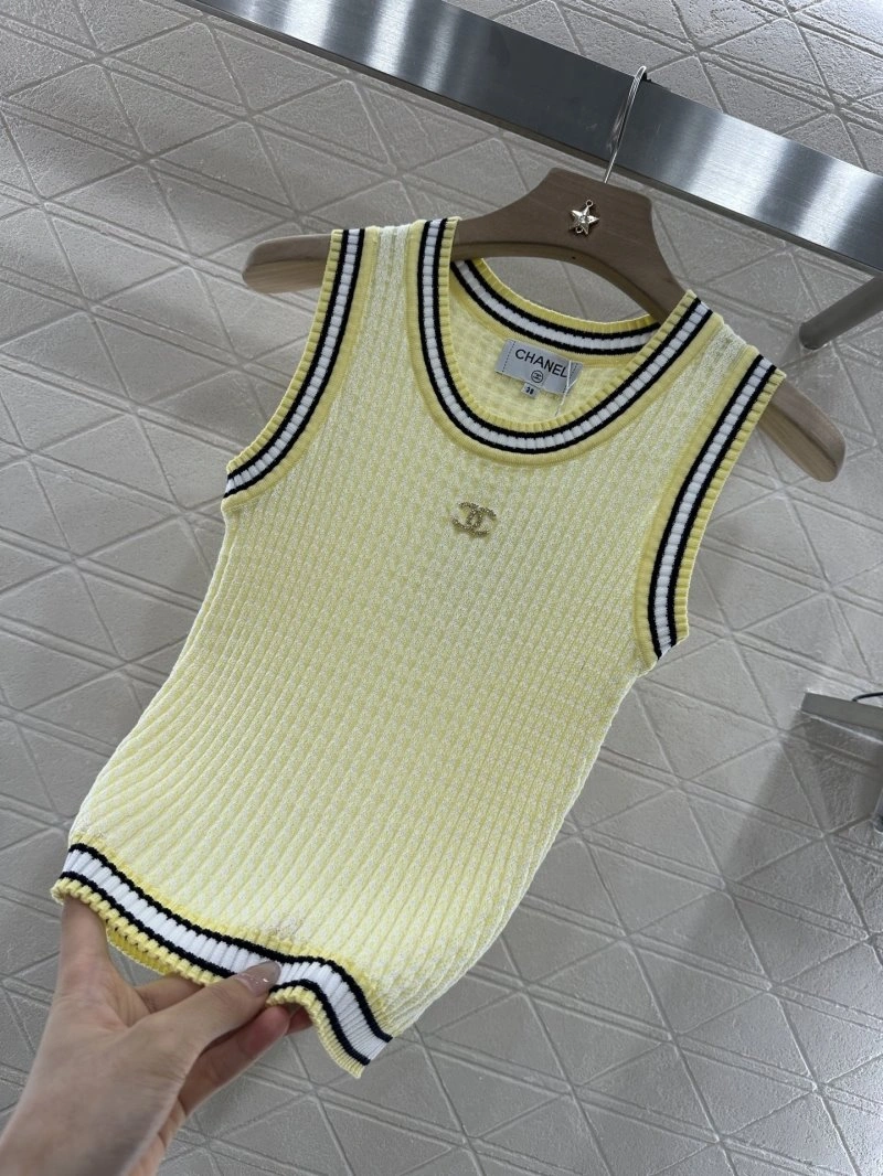 Accurate model Chanel Vest