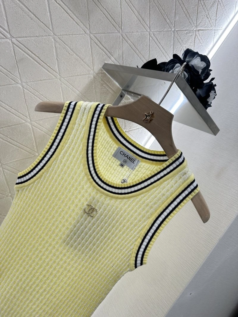 Accurate model Chanel Vest