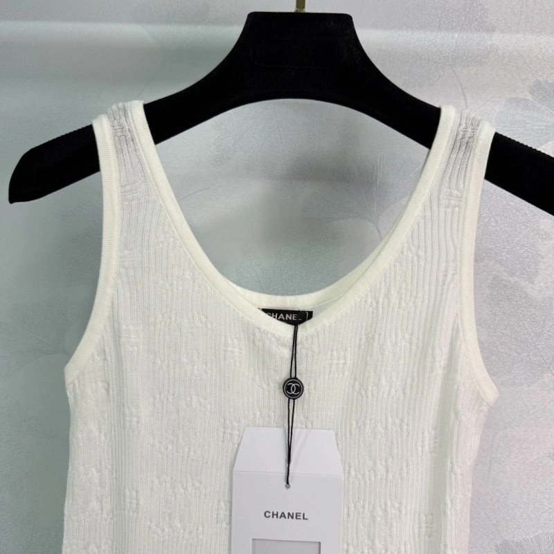 Low-cost Chanel Vest