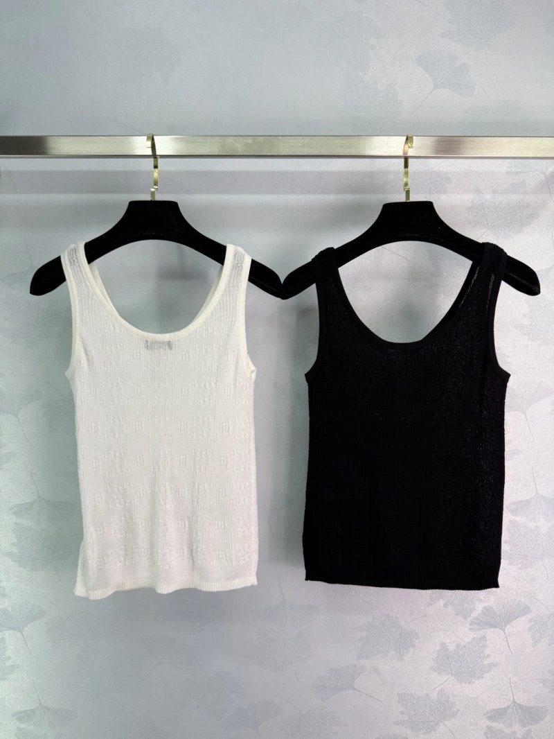 Low-cost Chanel Vest