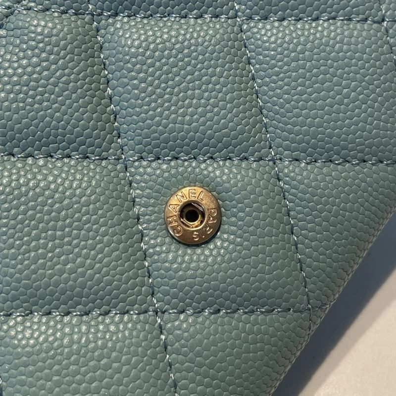 Indistinguishable Chanel Wallet Purse