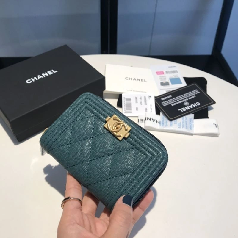 Indistinguishable Chanel Wallet Purse