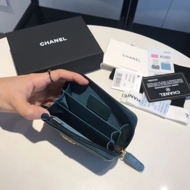 Indistinguishable Chanel Wallet Purse