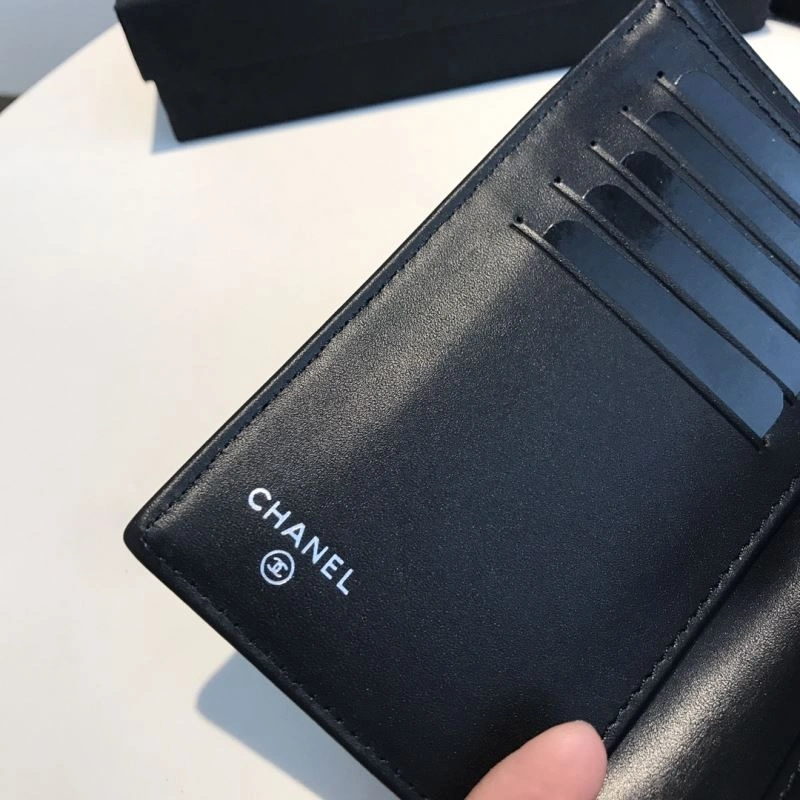 Indistinguishable Chanel Wallet Purse