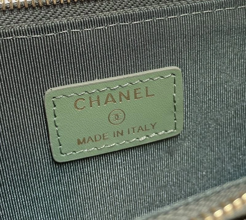 Indistinguishable Chanel Wallet Purse