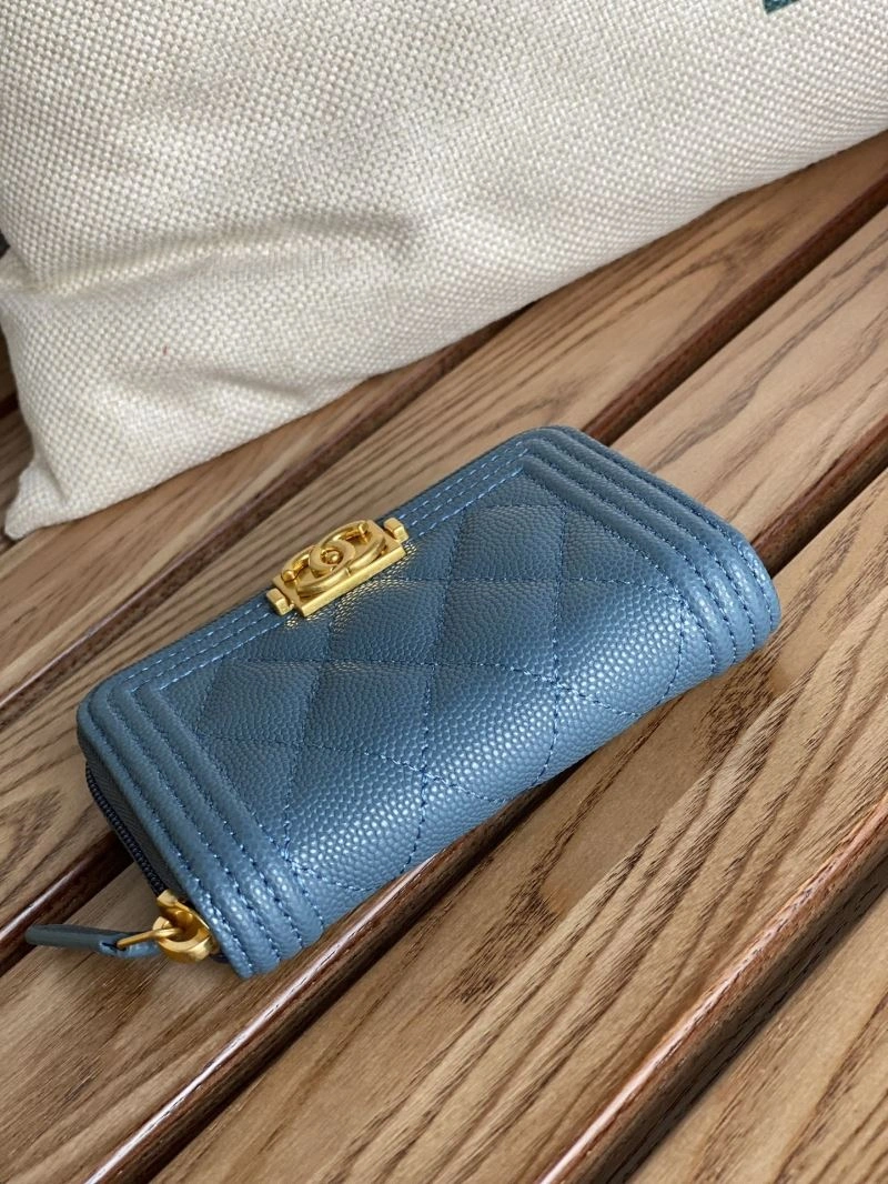 Indistinguishable Chanel Wallet Purse