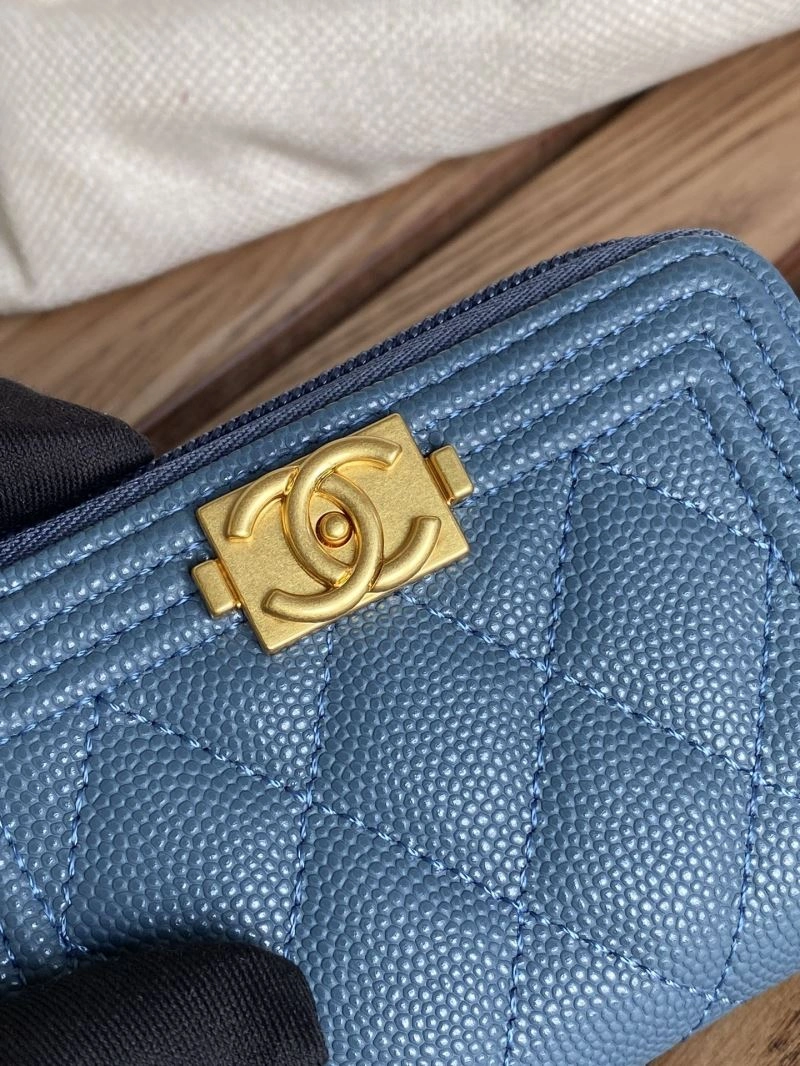 Indistinguishable Chanel Wallet Purse