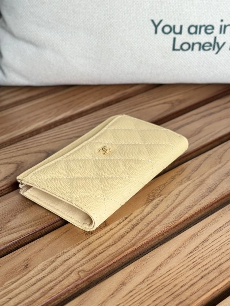 Indistinguishable Chanel Wallet Purse