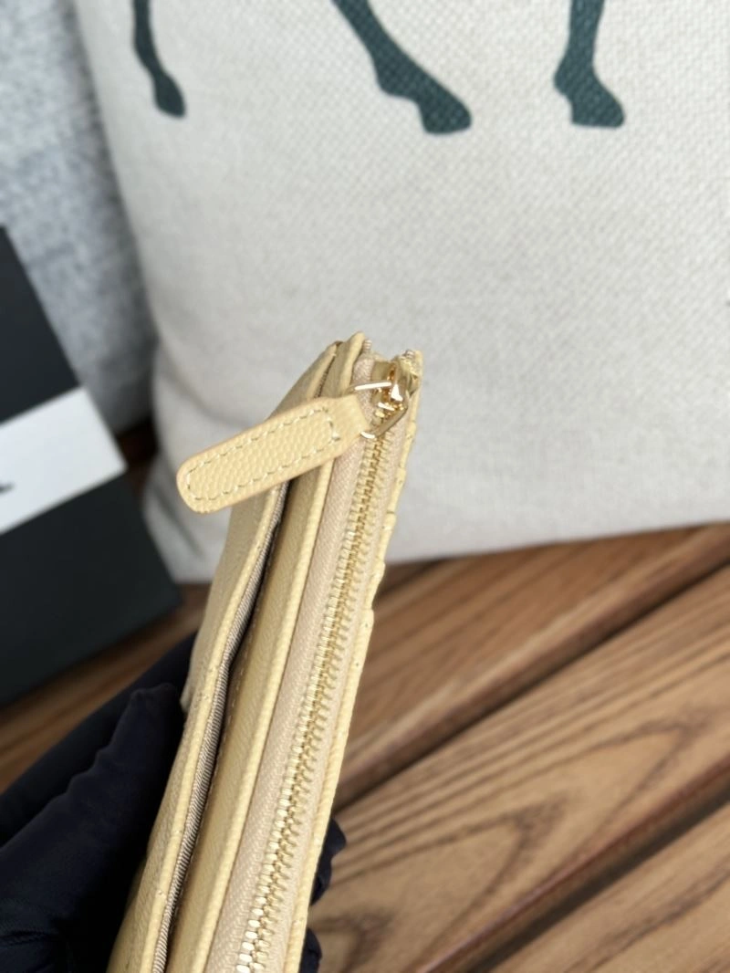 Indistinguishable Chanel Wallet Purse