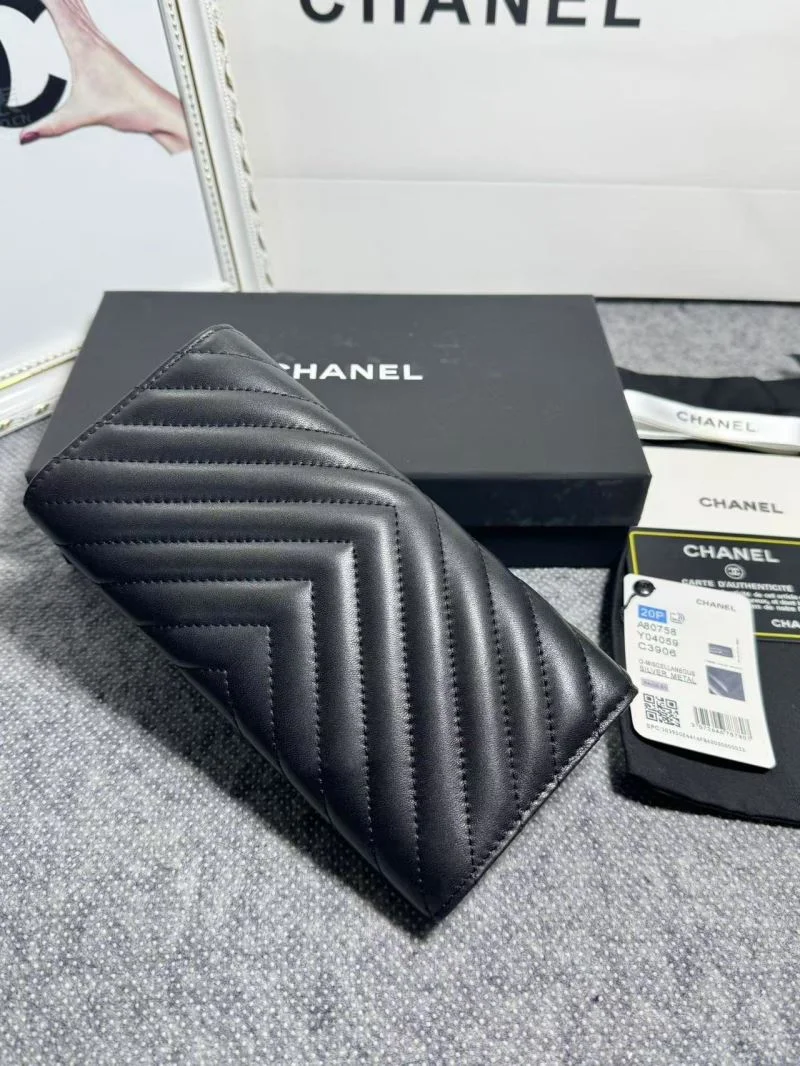 Indistinguishable Chanel Wallets Purse