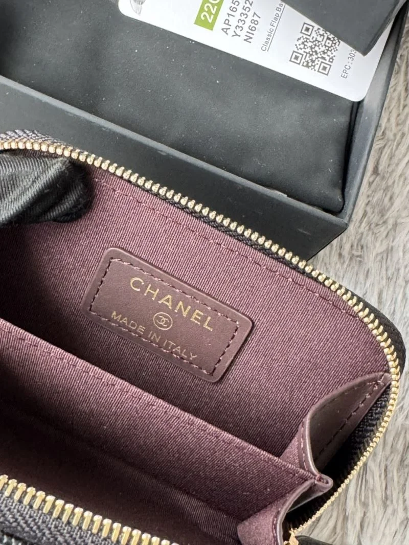 Indistinguishable Chanel Wallets Purse