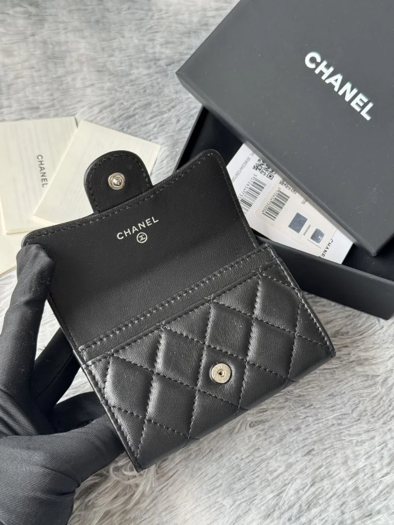 Indistinguishable Chanel Wallets Purse