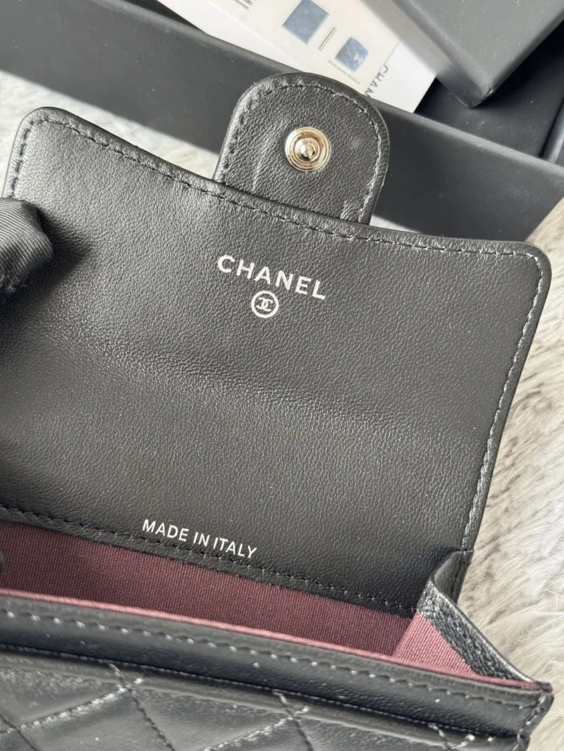 Indistinguishable Chanel Wallets Purse
