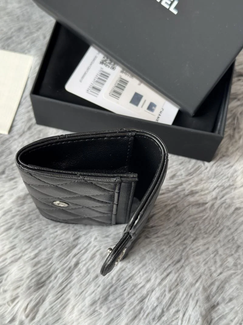 Indistinguishable Chanel Wallets Purse