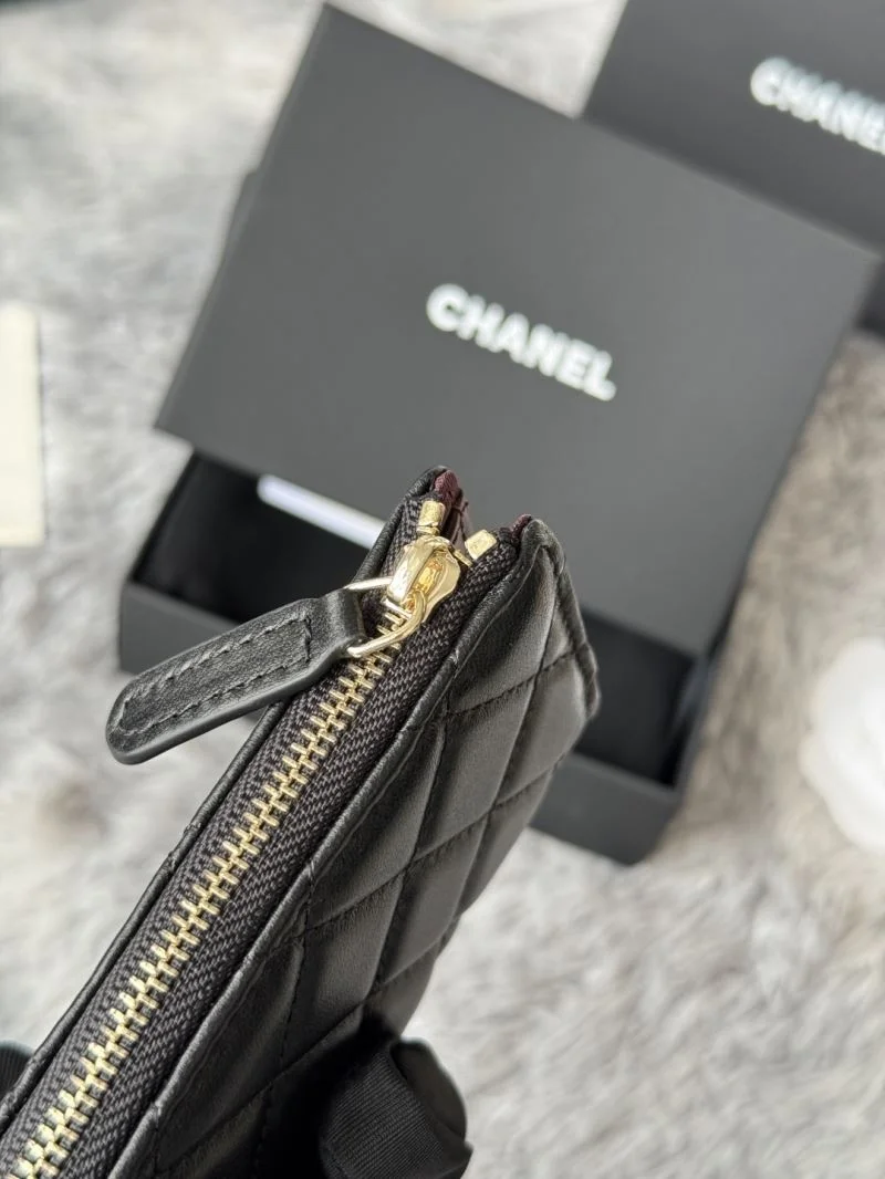 Indistinguishable Chanel Wallets Purse