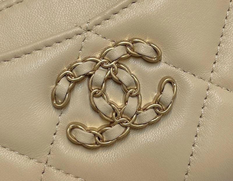 Indistinguishable Chanel Wallets Purse