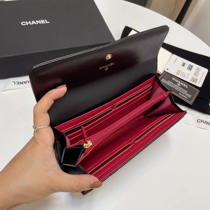 Indistinguishable Chanel Wallets Purse