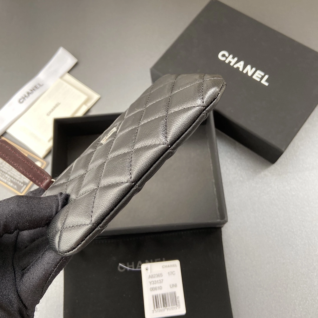 Indistinguishable Chanel Wallets Purse