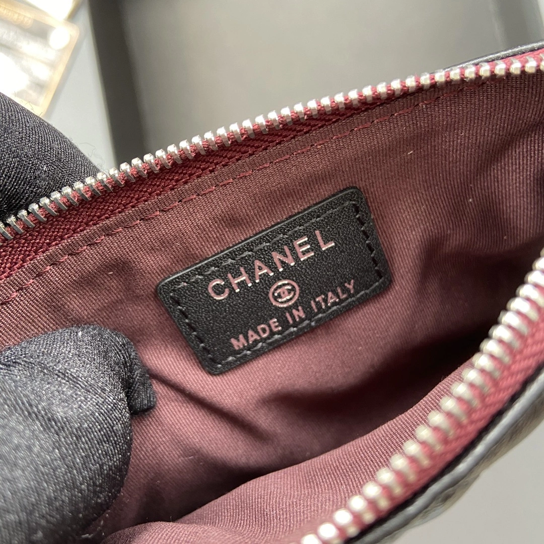 Indistinguishable Chanel Wallets Purse