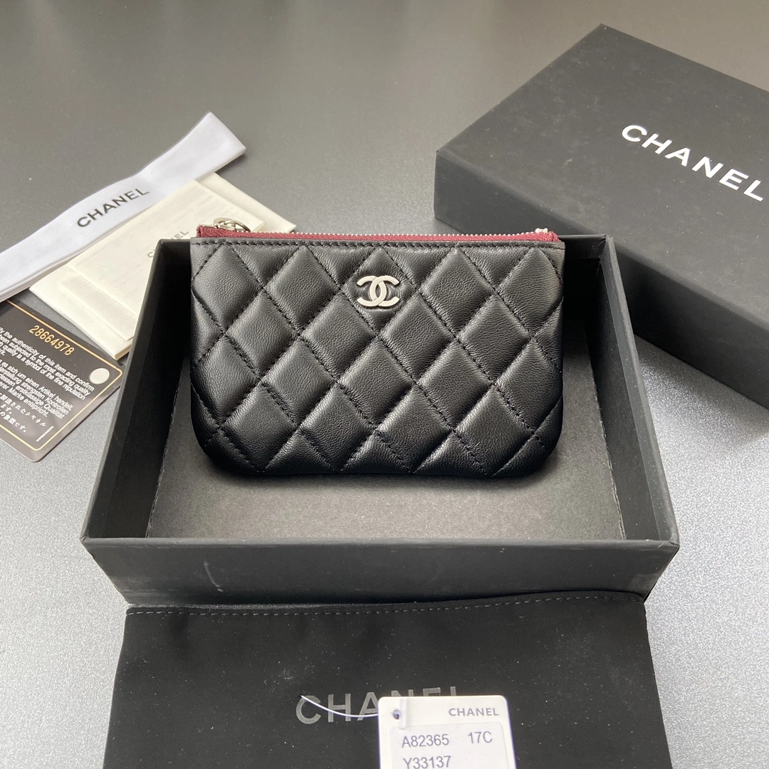 Indistinguishable Chanel Wallets Purse