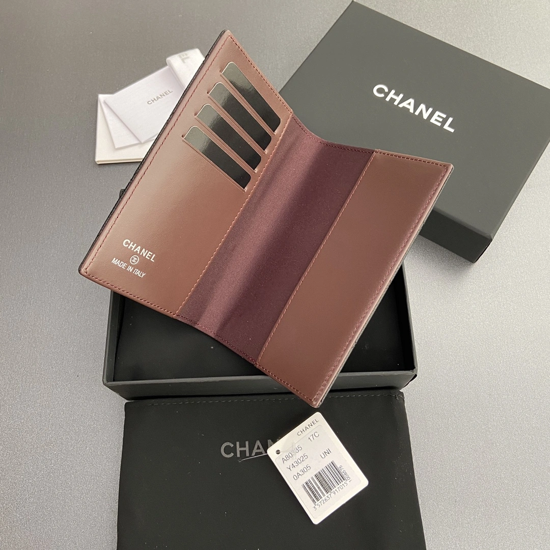 Indistinguishable Chanel Wallets Purse