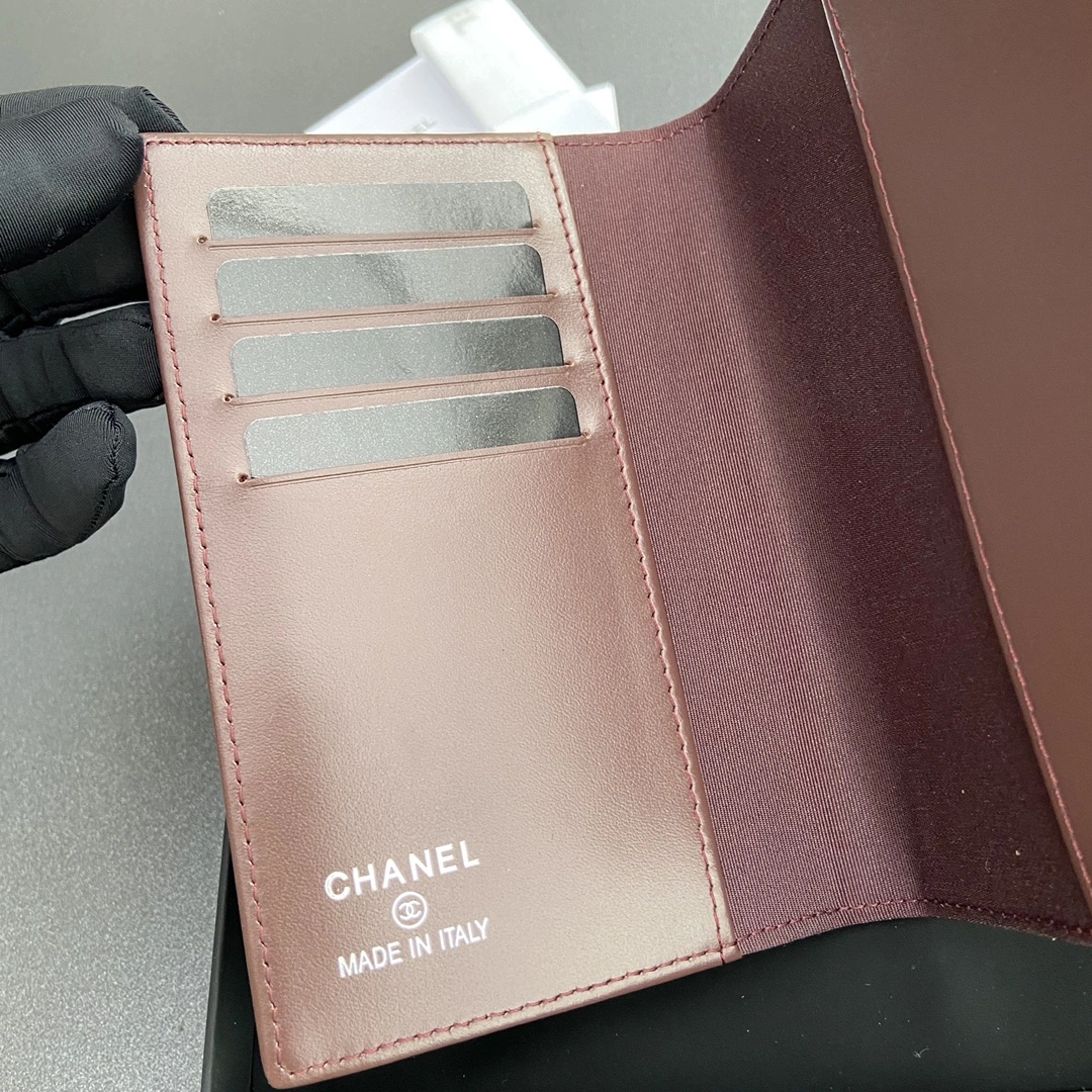Indistinguishable Chanel Wallets Purse