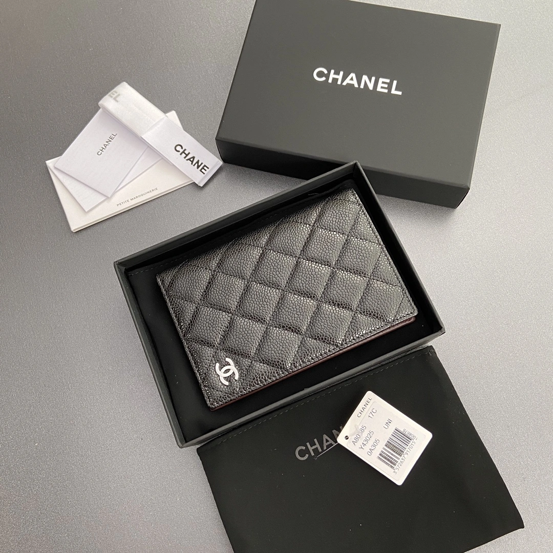 Indistinguishable Chanel Wallets Purse