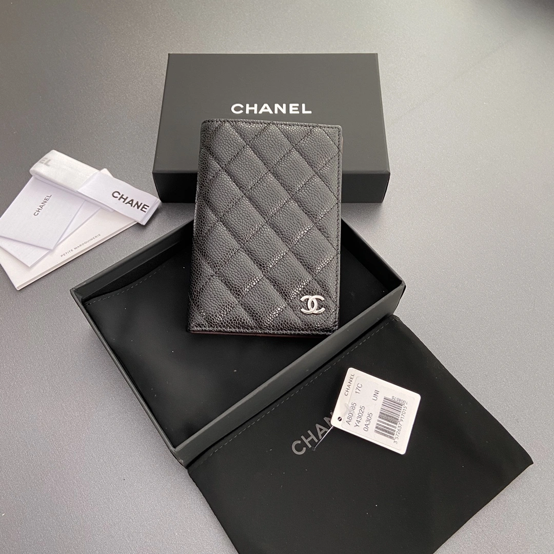 Indistinguishable Chanel Wallets Purse