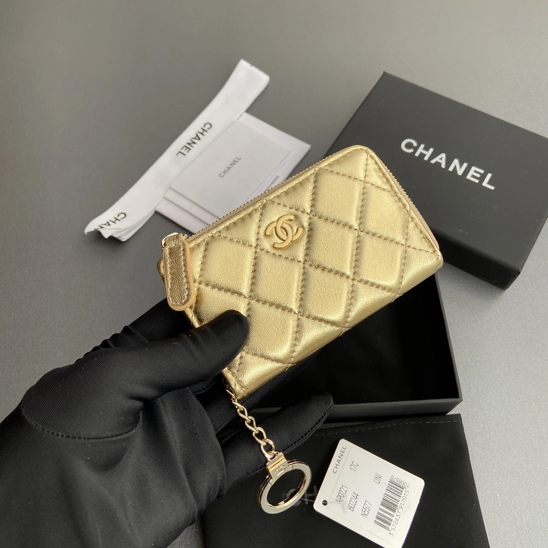 Indistinguishable Chanel Wallets Purse
