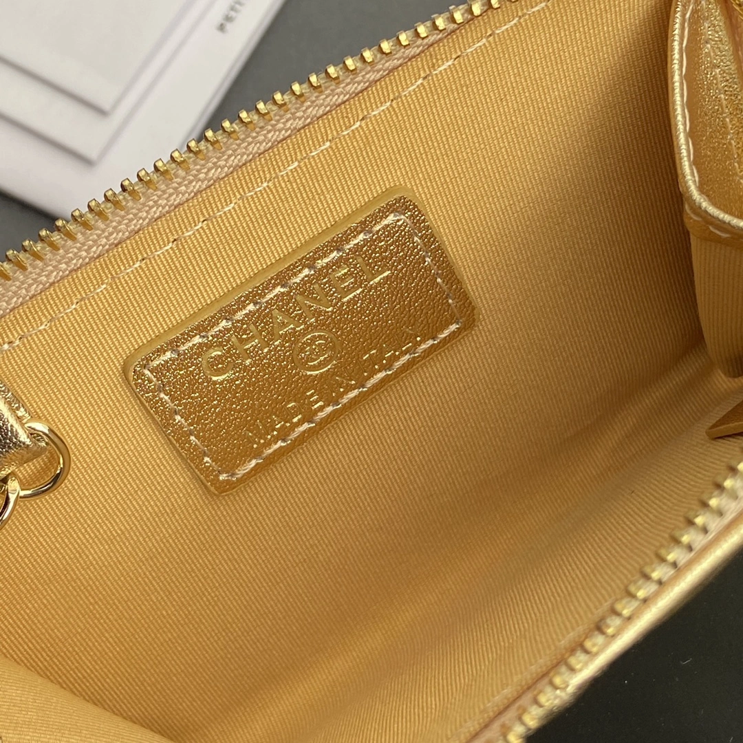 Indistinguishable Chanel Wallets Purse