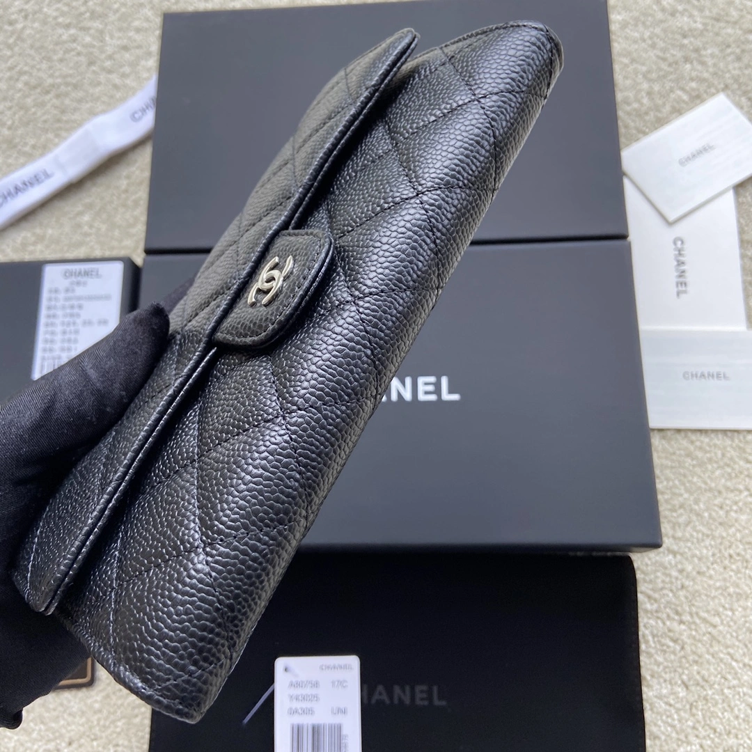 Indistinguishable Chanel Wallets Purse