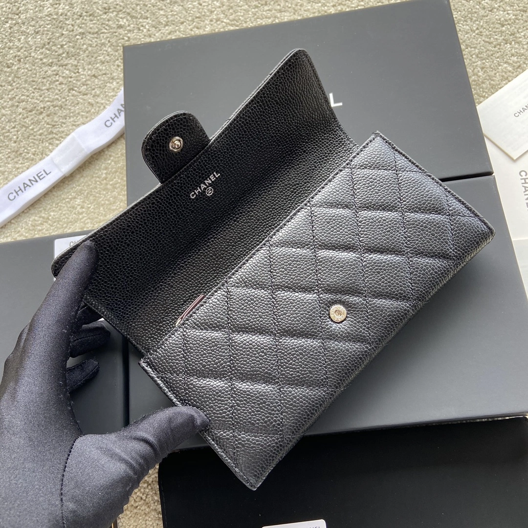 Indistinguishable Chanel Wallets Purse