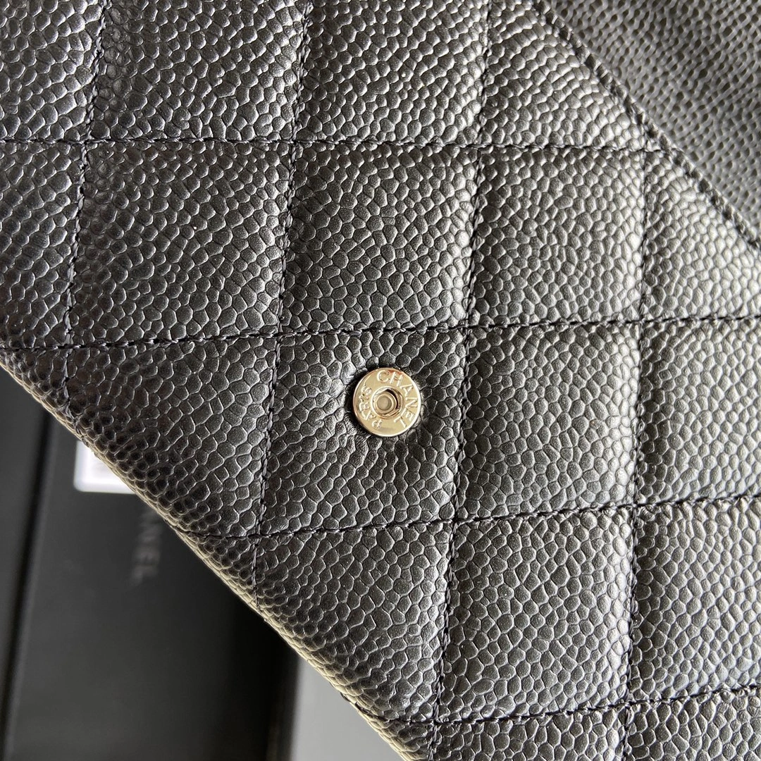 Indistinguishable Chanel Wallets Purse