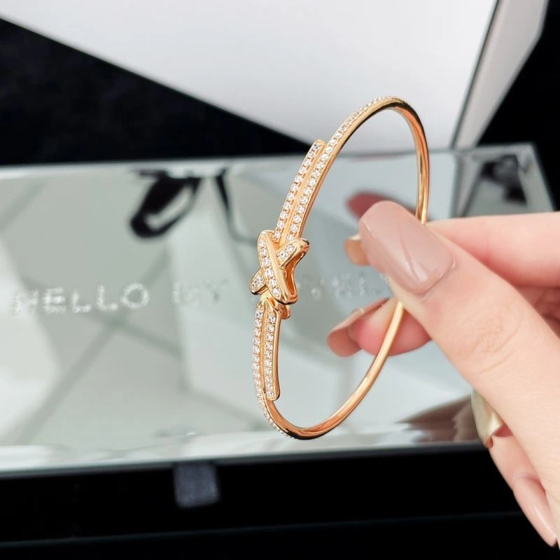 Accurate model Chaumet Bracelets